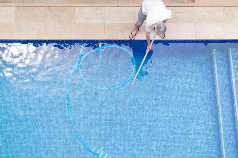 6 Common Errors in Hiring Pool Contractors & How to Avoid Them