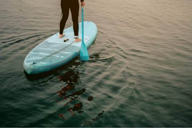 8 Paddle Boarding Tips All Beginners Need to Know